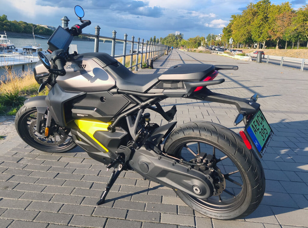 Töltsd fel otthon! Can-Am Pulse elektromos motor teszt